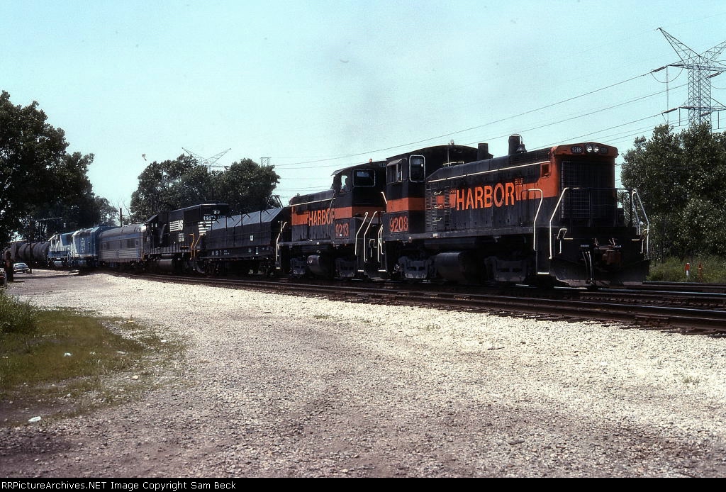 IHB 9208 and 9213 with EMD Demonstrators